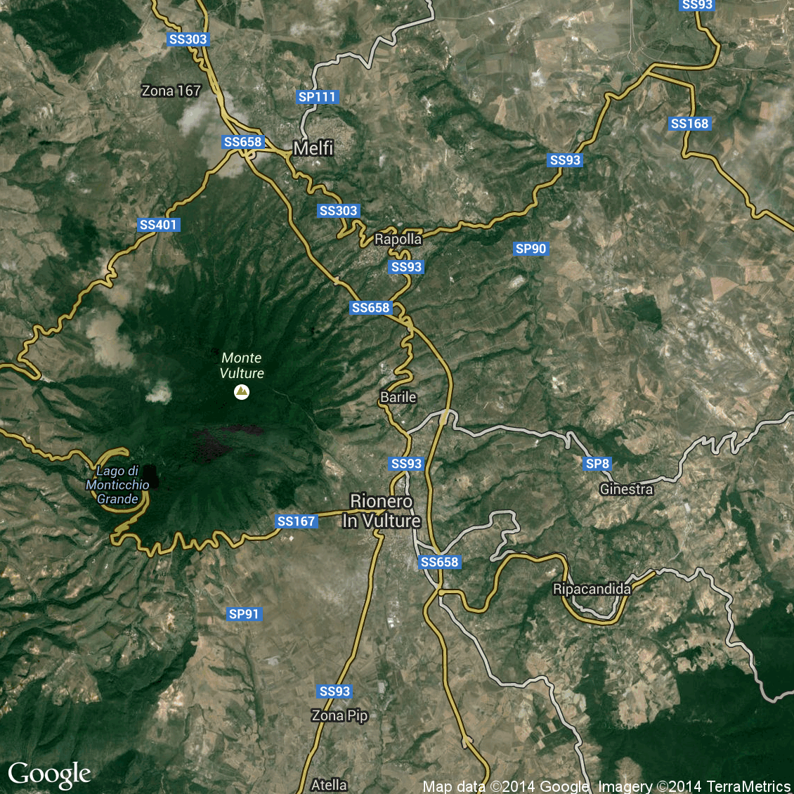 Foto hibrida aerea del comune di Barile con strade e vista ...