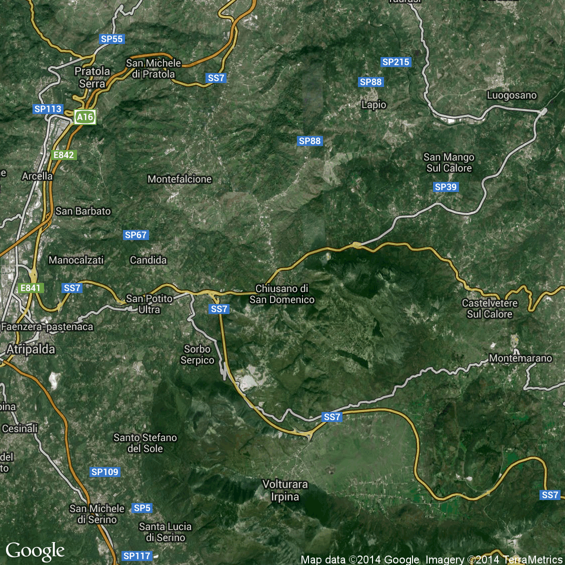 Foto hibrida aerea del comune di Chiusano di San Domenico con strade e ...