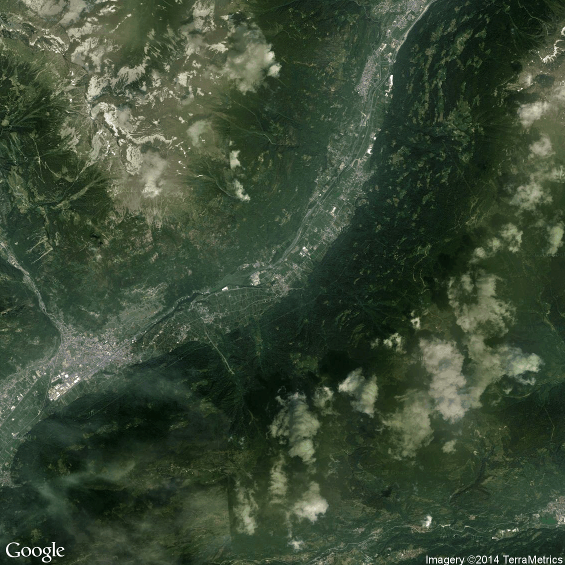 Foto dal satellite del comune di Lovero media e alta risoluzione