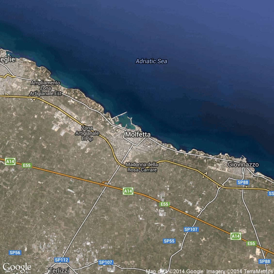 Foto hibrida aerea del comune di Molfetta con strade e vista ...