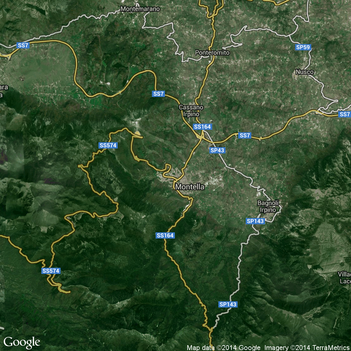 Foto hibrida aerea del comune di Montella con strade e vista ...