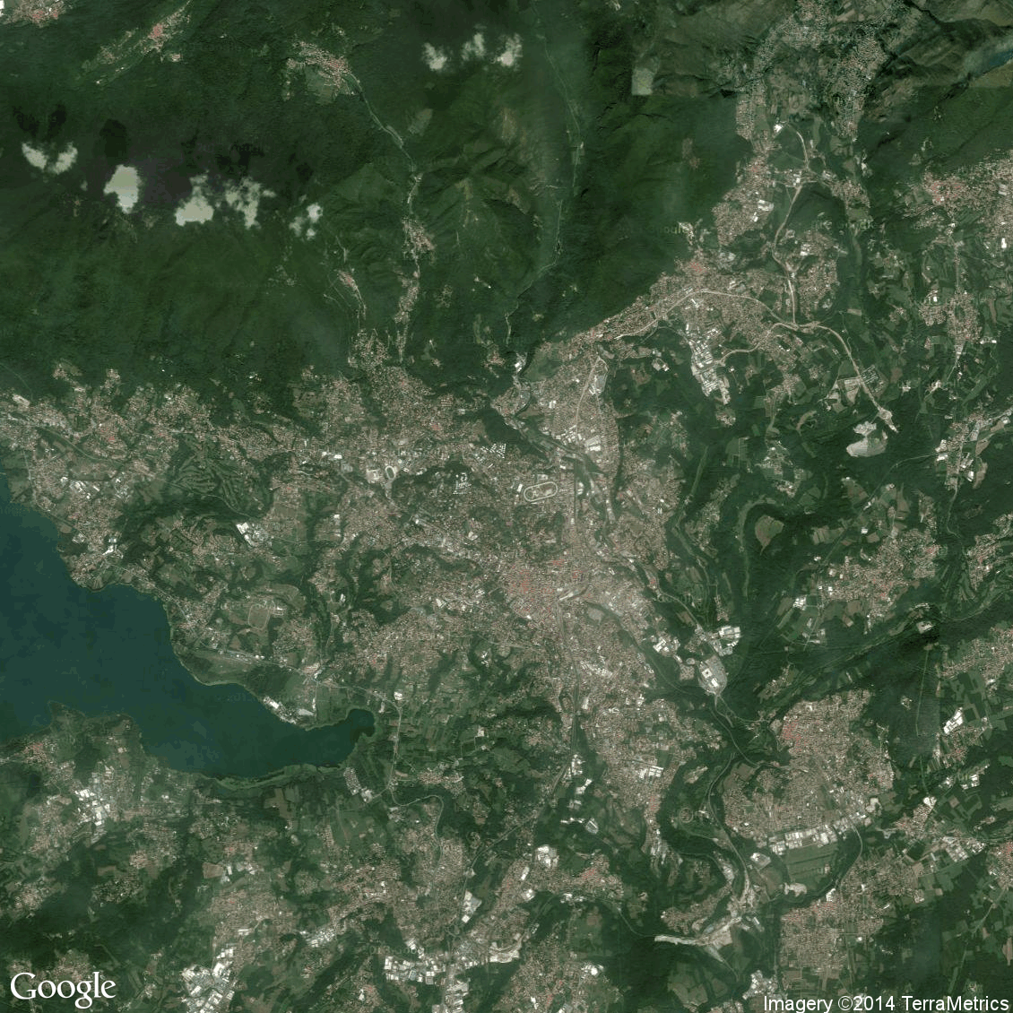 Foto dal satellite del comune di Varese media e alta risoluzione